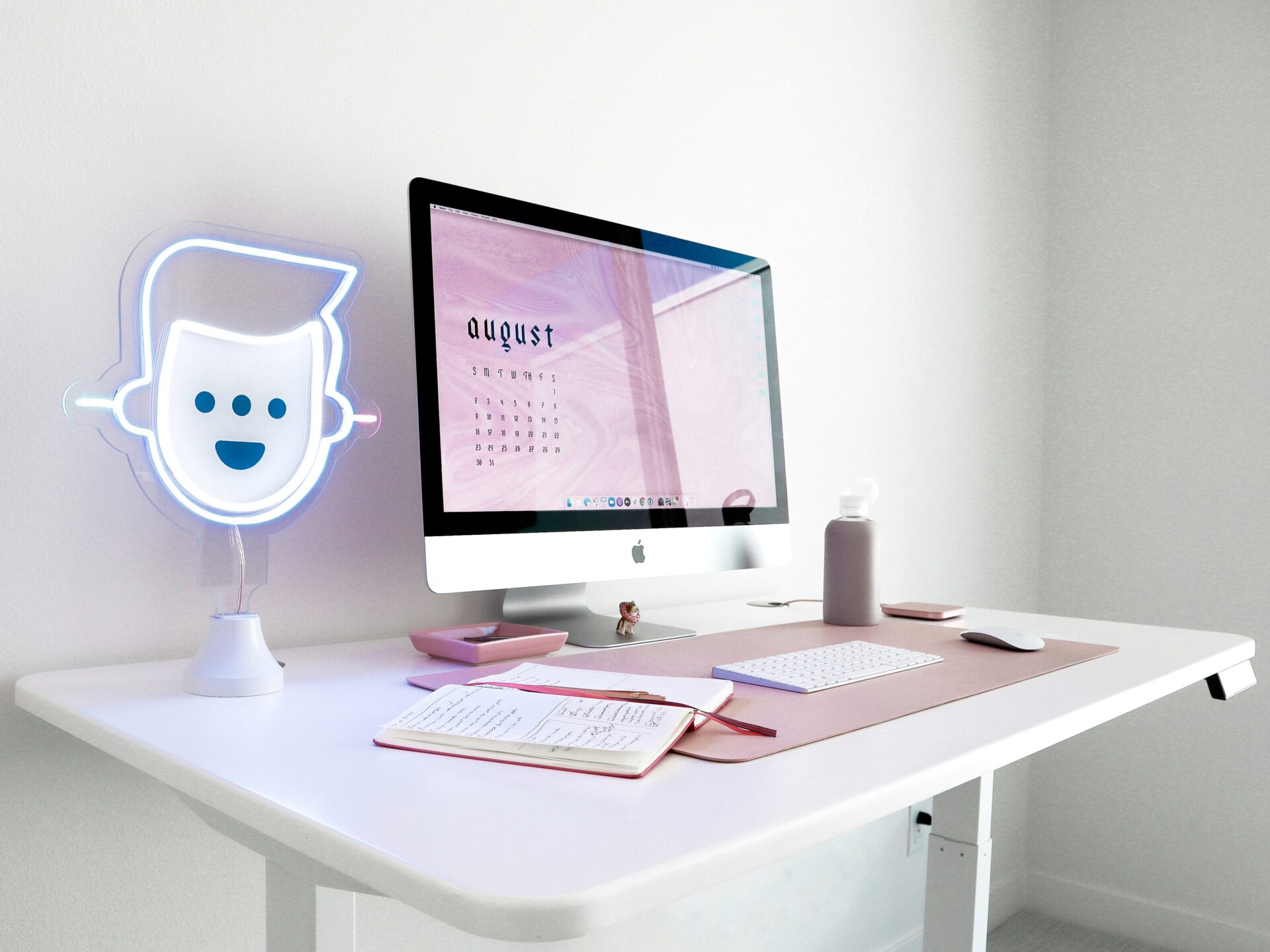 8 of the Best Minimalist PC Cases for a Clean & Sleek Setup