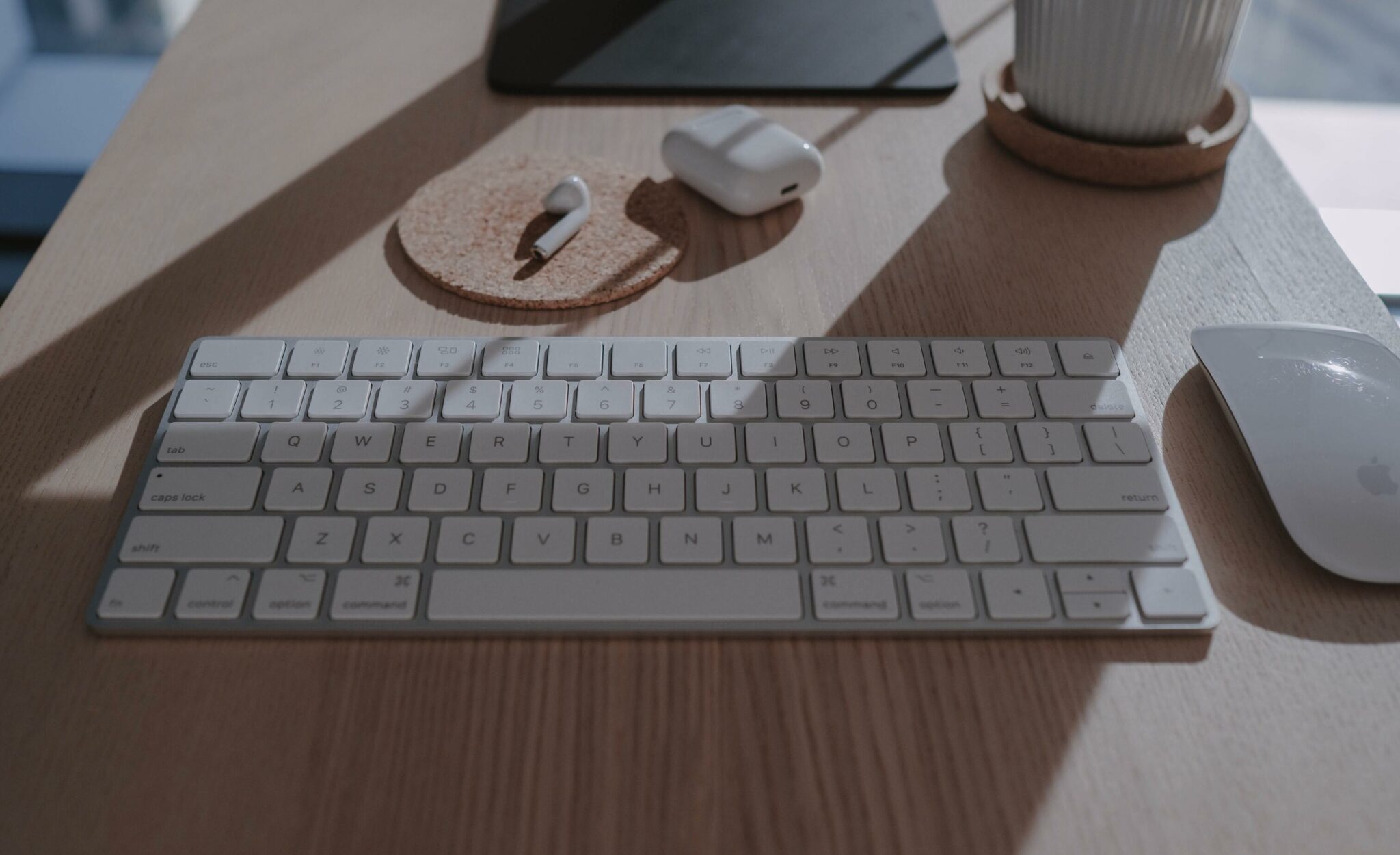 Best Modern Minimalist Keyboards for 2022 - Ianiko