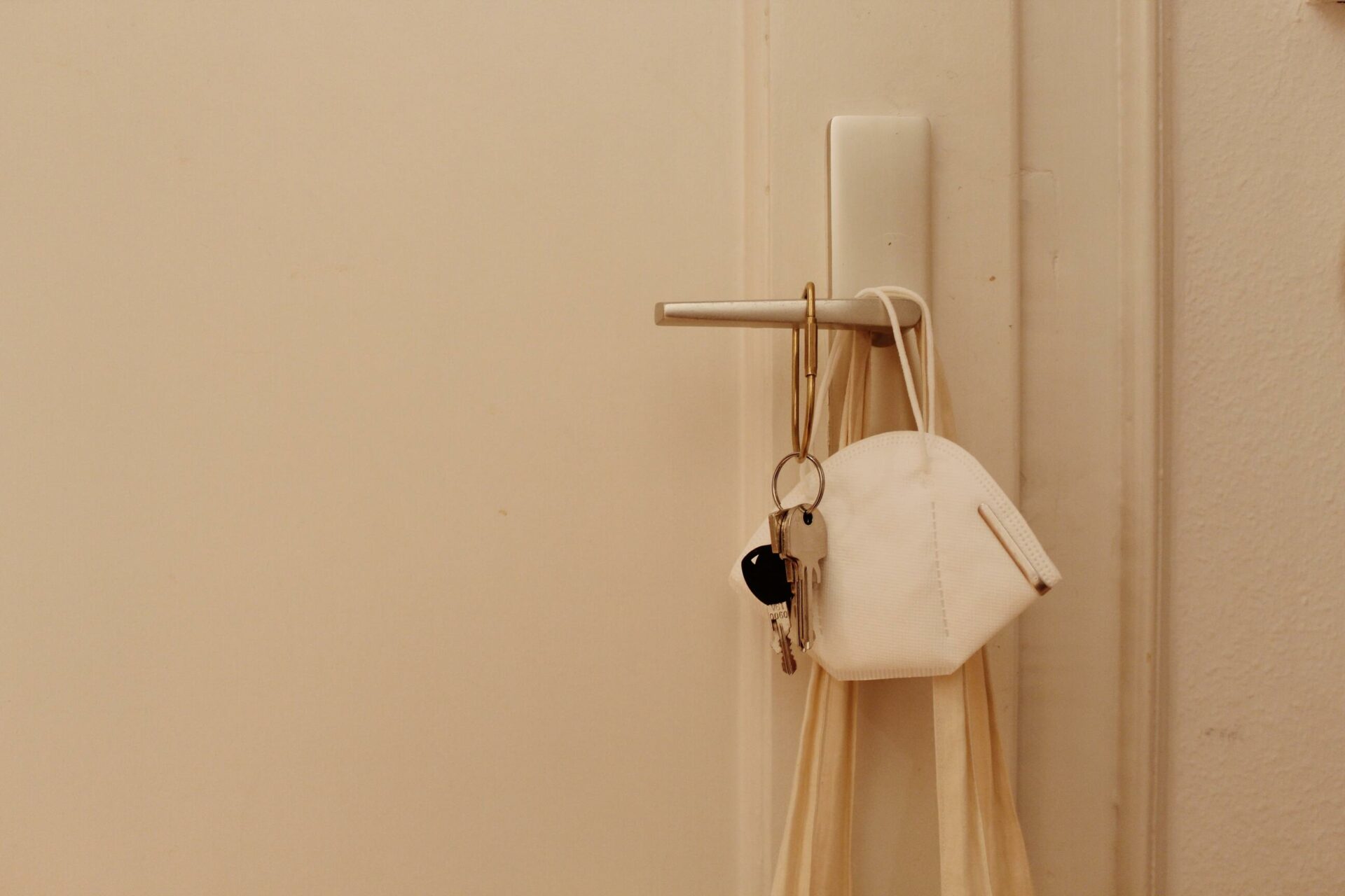 6 Best Minimalist Keychains Based on Design & Functionality