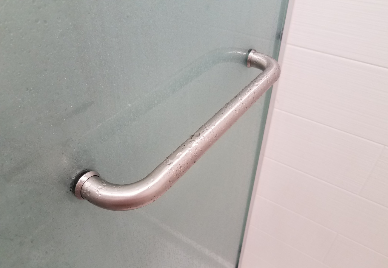 11 Best Shower Standing Handles to Improve Balance and Safety - Ianiko